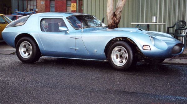 Avrupa'da Hiç Bilinmeyen Bir Araba: BOLWELL - KizlarSoruyor