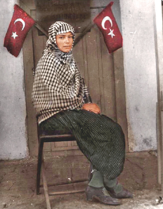 Türkiye'de Belirli Mesleklerin İlkleri Olan Öncü Kadınlarımız ...