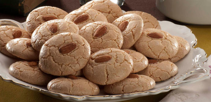 Acıbadem Kurabiyesi Nasıl Yapılır? Acıbadem Kurabiyesi Tarifi