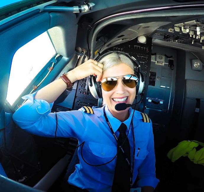 Manken Gibi Pilot - Maria Pettersson - KizlarSoruyor