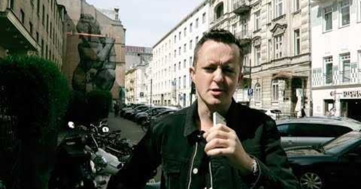 Tom Torero sizce yakisikli mi? - KizlarSoruyor