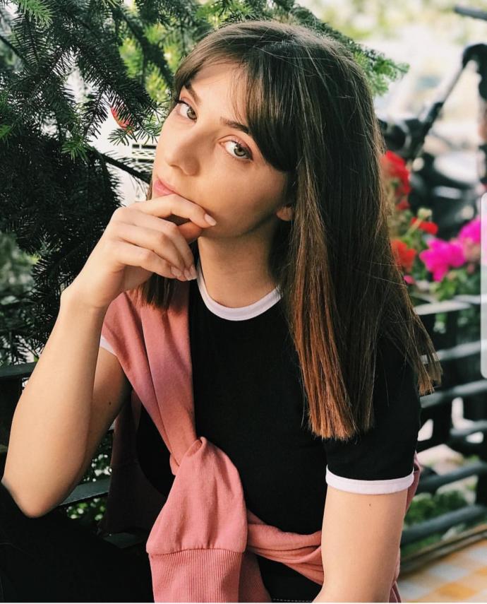 Irem Erten mi daha güzel? Sibil Çetinkaya mi daha güzel? - KizlarSoruyor