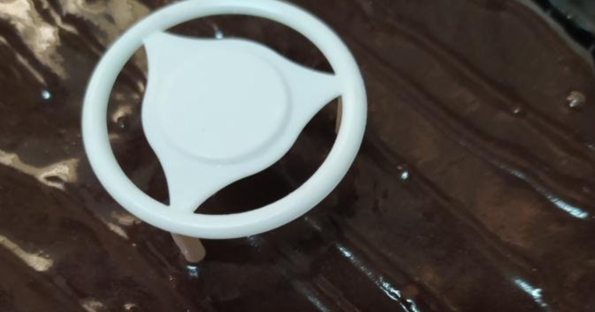 Pastaların üstündeki şu beyaz şey ne işe yarıyor olabilir? - KizlarSoruyor