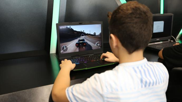 Casper Excalibur mu Monster mı Daha İyi? Gamerlar? - ErkeklerSoruyor