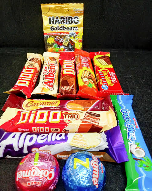 Her alışverişinizde abur cubur bir şeyler alır mısınız? - KizlarSoruyor