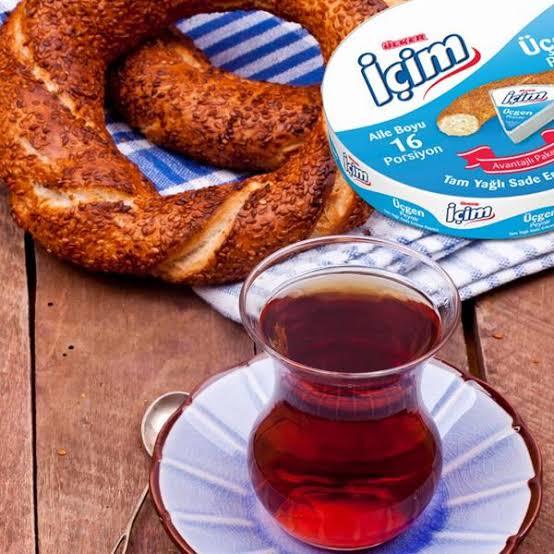 Simit çay ile mi daha güzel gidiyor ayran ile mi? - KizlarSoruyor