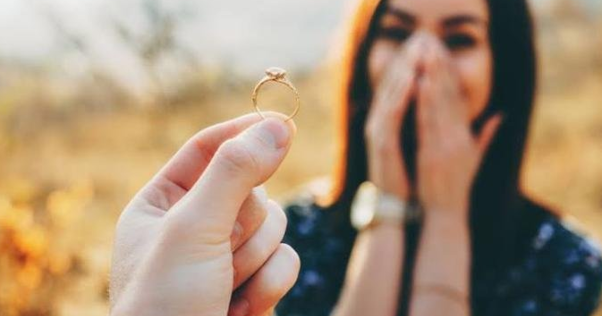 Kız arkadaşıma evlenme teklifi edeceğim ama bilin bakalım ne eksik ...
