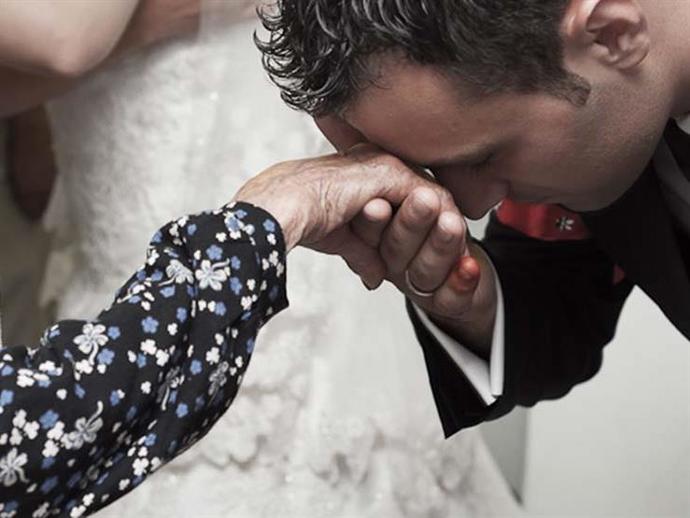 El öpme geleneğiniz devam ediyor mu? - KizlarSoruyor