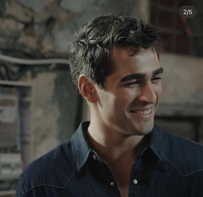 Mert ramazan demir’e aşık oldum arkadaşlar napıcam? - KizlarSoruyor