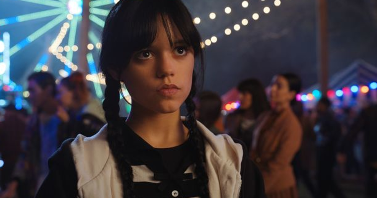 Netflix'in Wednesday adaptasyonunu izleyenler, sizce orjinal filmle ...