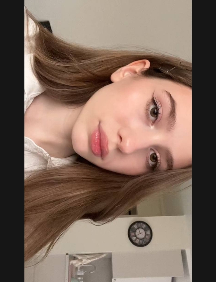 Sürdüğüm rujun rengi güzel mi? - KizlarSoruyor