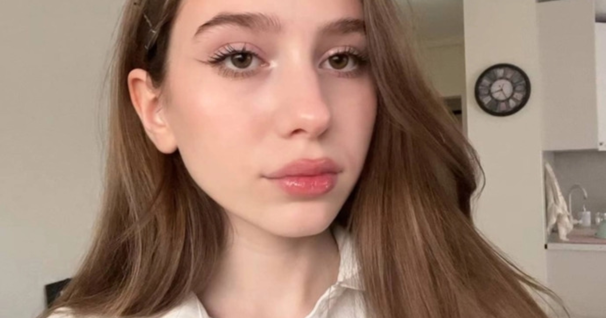 Sürdüğüm rujun rengi güzel mi? - KizlarSoruyor