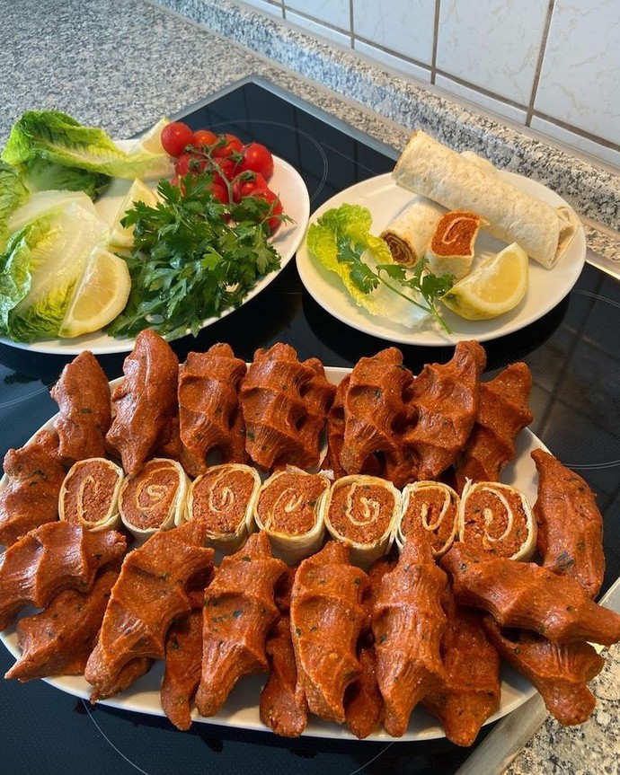 Sabah sabah çiğ köfte yemek midesizlik mi? - KizlarSoruyor