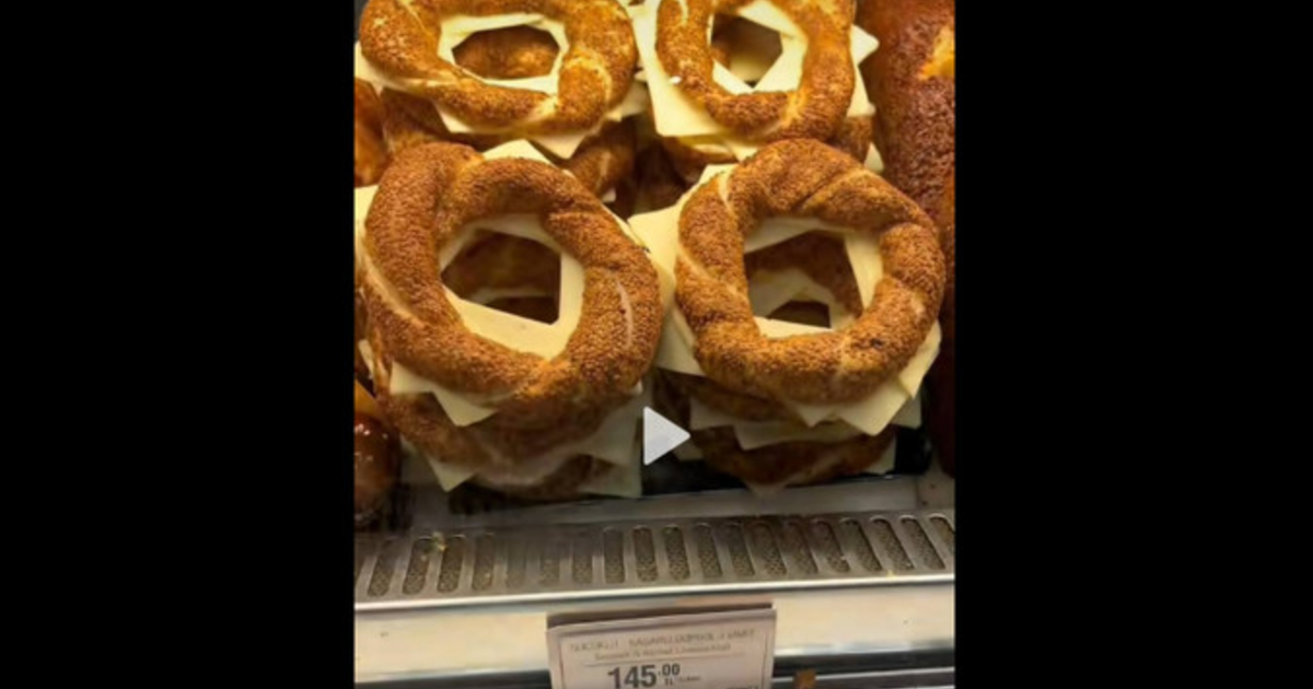 İstanbul Havalimanı Simit Sarayı Kaşarlı Simit 145 Lira! Sizin bu konu ...