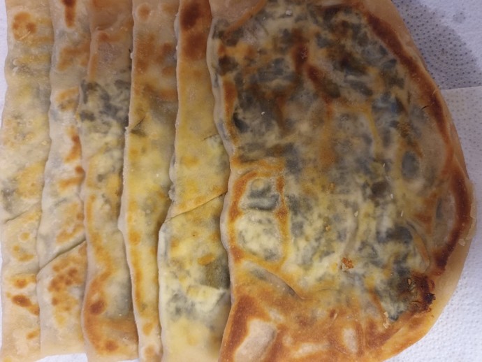 Daima fazladan yemek yapip buzluga atan calisan bayanmi, yoksa keyfince ...