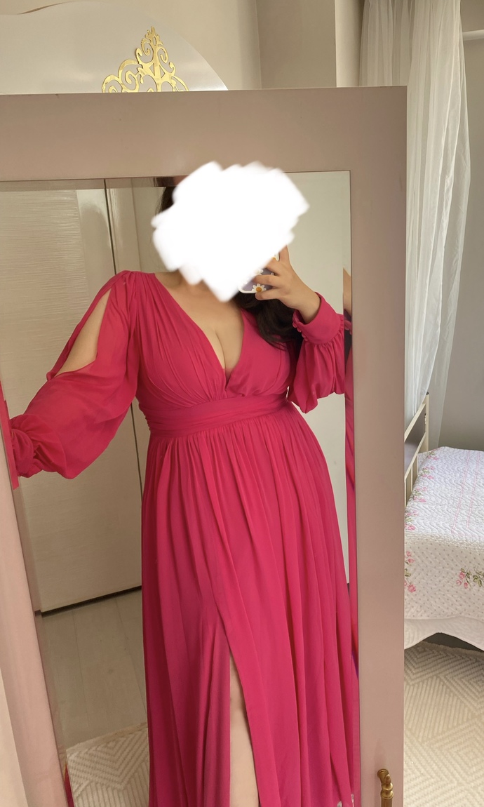 Elbisem nasıl, bir hareket katsam mı ? - KizlarSoruyor