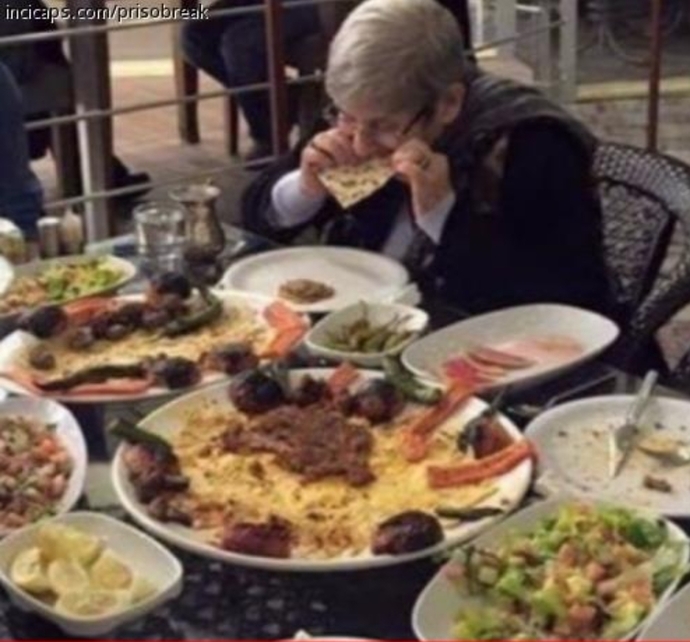 Aşağıdaki ünlülerden biri ile tatile gideceksiniz, hangisini tercih ...