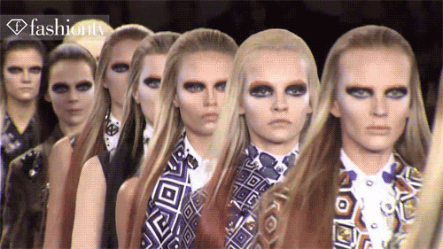 Defile makyajlarını beğenir misiniz? - KizlarSoruyor