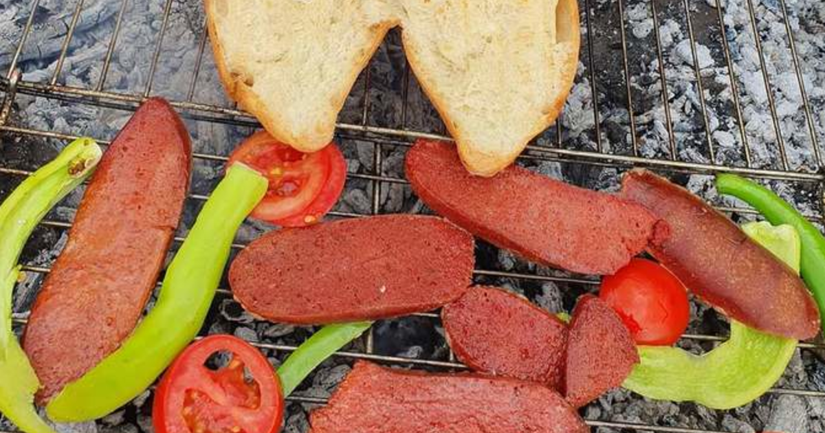Bugün doğada sucuk ekmek yapayım dedim ! Sucuğu tavada mı yoksa ...