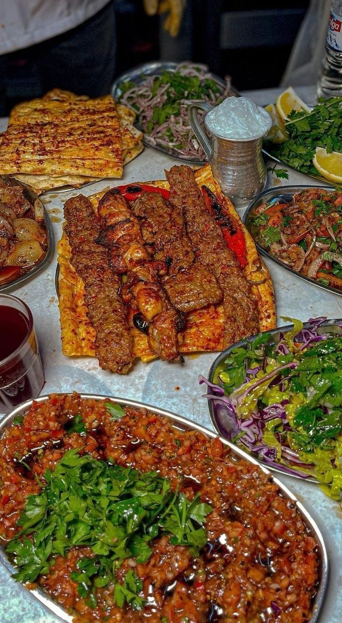Kebap denilince Adana kebap mı yoksa Urfa kebap mı? - KizlarSoruyor