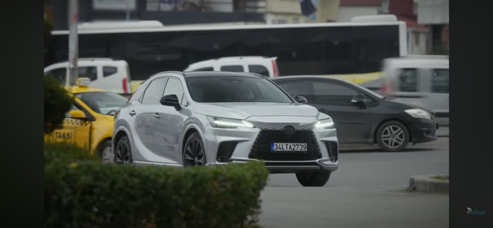 Bu arabaların marka modellerini yazabilir misiniz? - KizlarSoruyor