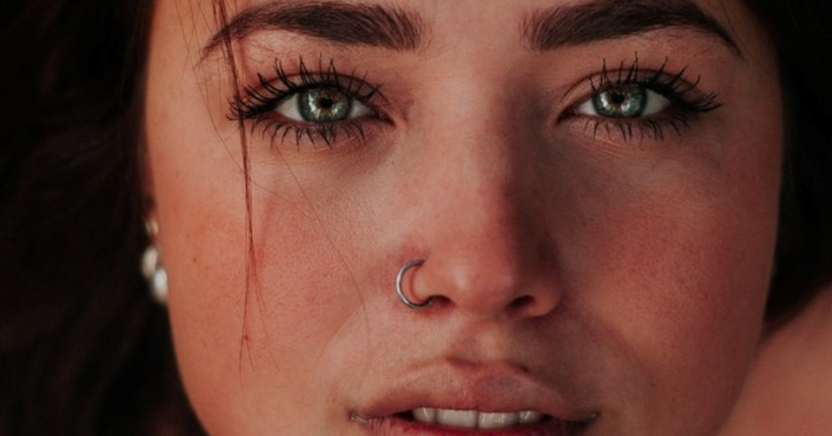 Burun piercingi nasıl duruyor, yaptırmayı düşünüyorum. Sizce güzel mi ...