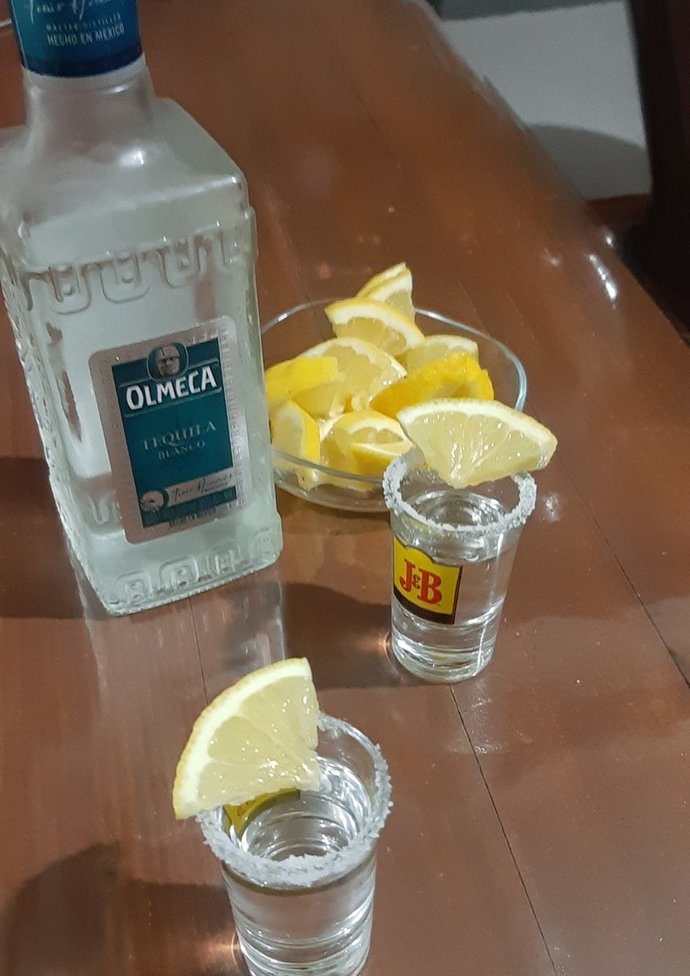 Bir oturuşta kaç shot Tekila içebilirsiniz? - KizlarSoruyor