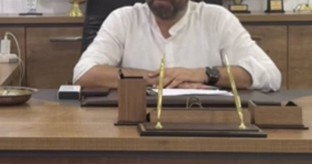 Sizce böyle bir hocaya aşık olur musunuz? - KizlarSoruyor