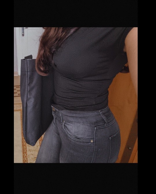 Kızlar dar pantolonun modası geçti mi sizce? - KizlarSoruyor