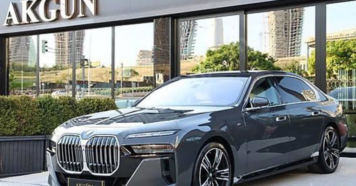 Sizce BMW mi mersedes mi? - KizlarSoruyor