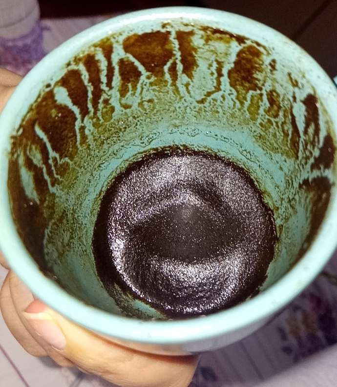 Fal bakmayı bilen var mı acaba fala inanma ama falsızda kalma demişler ...