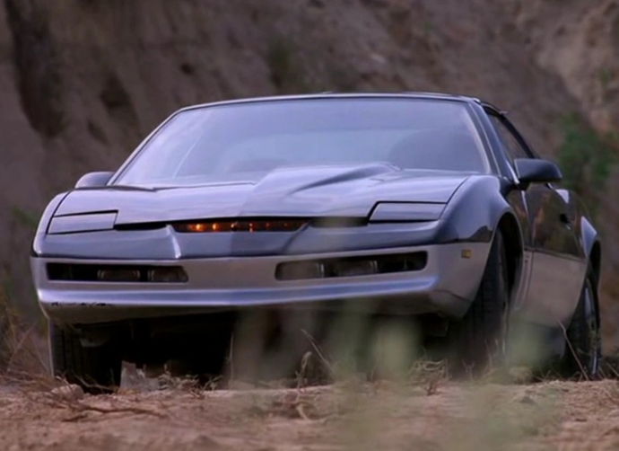 Knight rider daki Kara şimşek Kitt vs karr vs Leyla komiser yarış ...