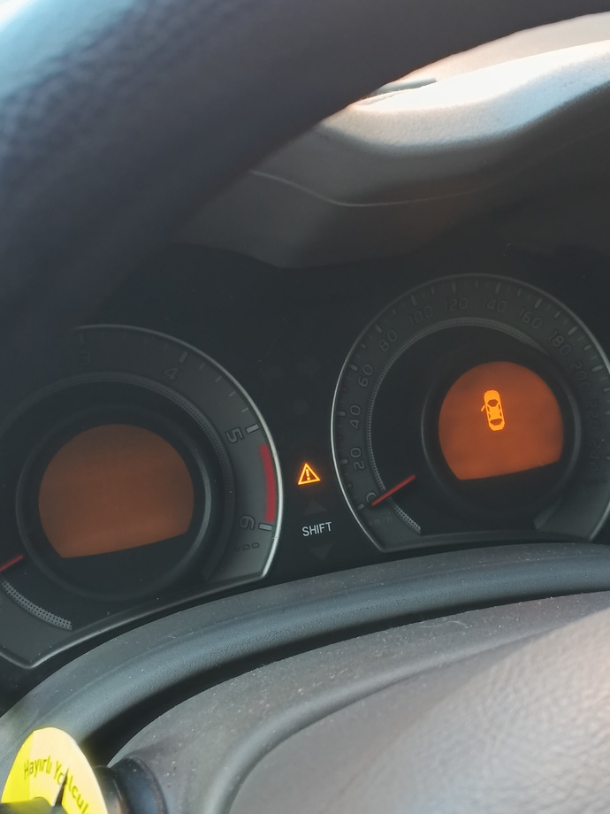 Arabada şu ışık ne anlama geliyor? - KizlarSoruyor