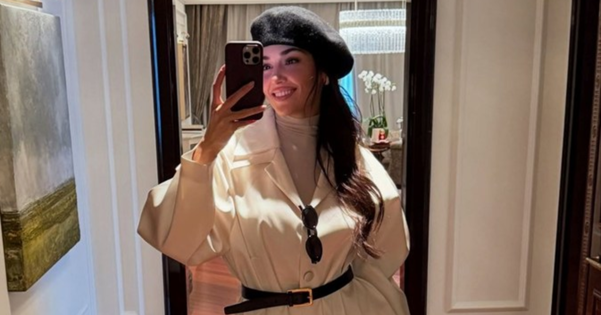 Hande Erçel'in gala pozlarına beğeni yağdı! Sence bu tarzı iddalı mı ...