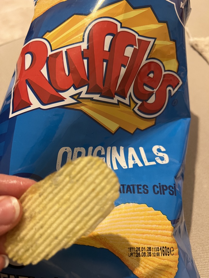 Sade Ruffles mı daha çok sevip tercih ediyorsunuz yoksa sade Lays mi ...