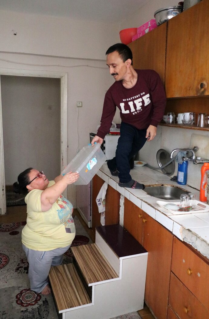 Boyum 1.81 kisa boylu kizlarla sevgili olmak istemiyorum. Mutfak dolabi ...